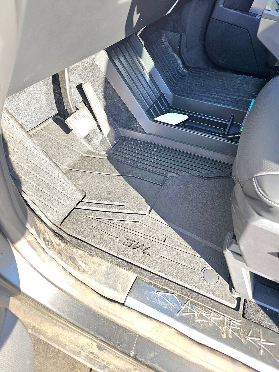 Finally... 3W Floor Mats for My Cybertruck | Tesla Cybertruck Forum ...