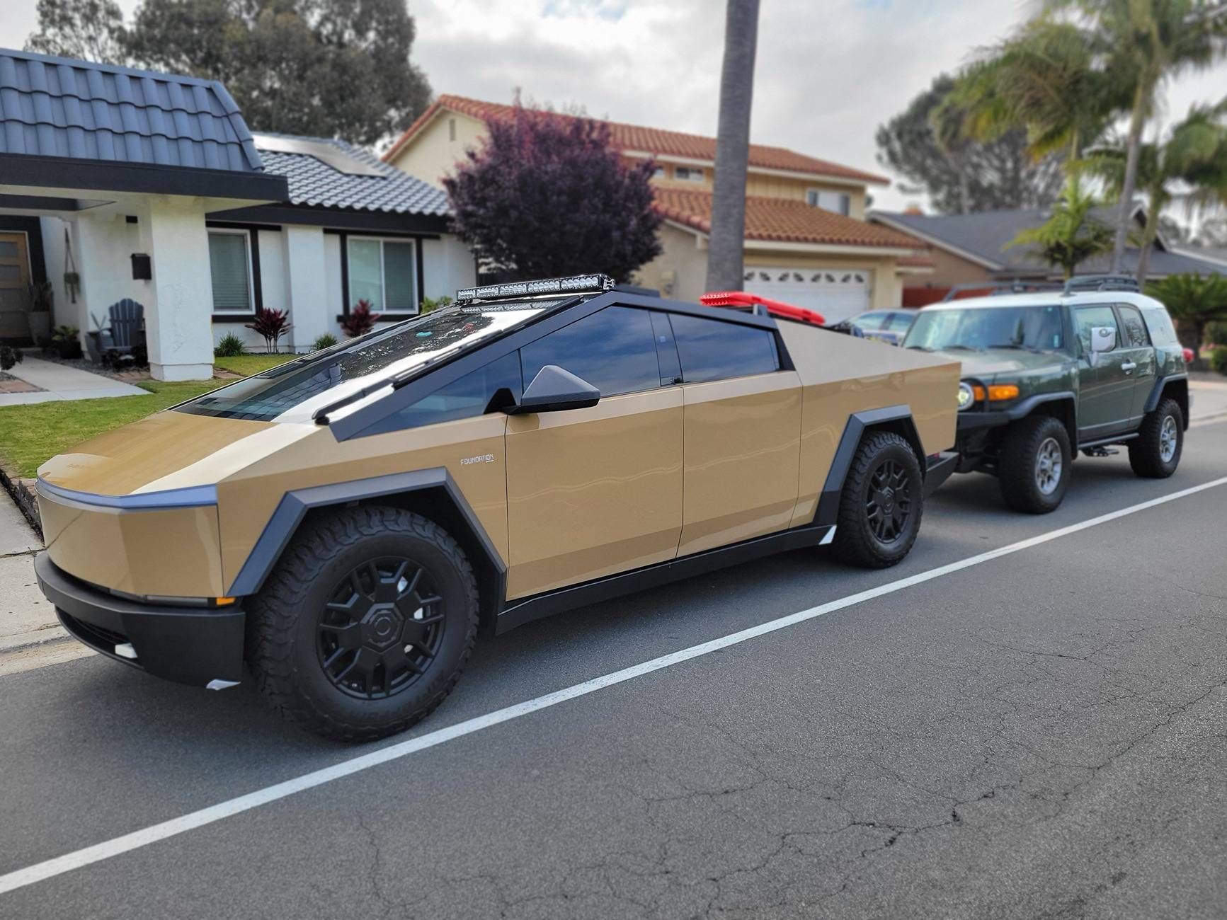 Picture of pillar delete wrap with cap/rack? | Tesla Cybertruck Forum ...