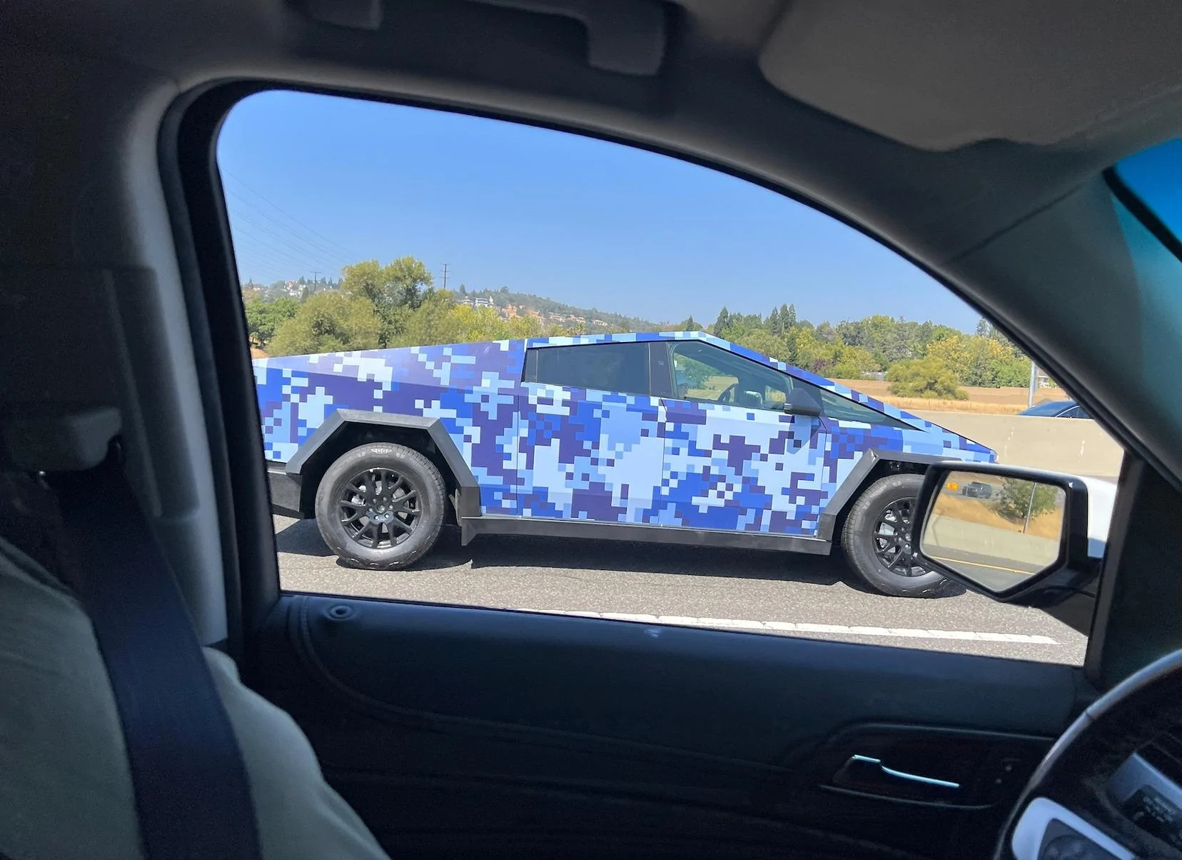 [Videos added] Cybertruck gets new wrap! Minecraft low-res digital camo ...