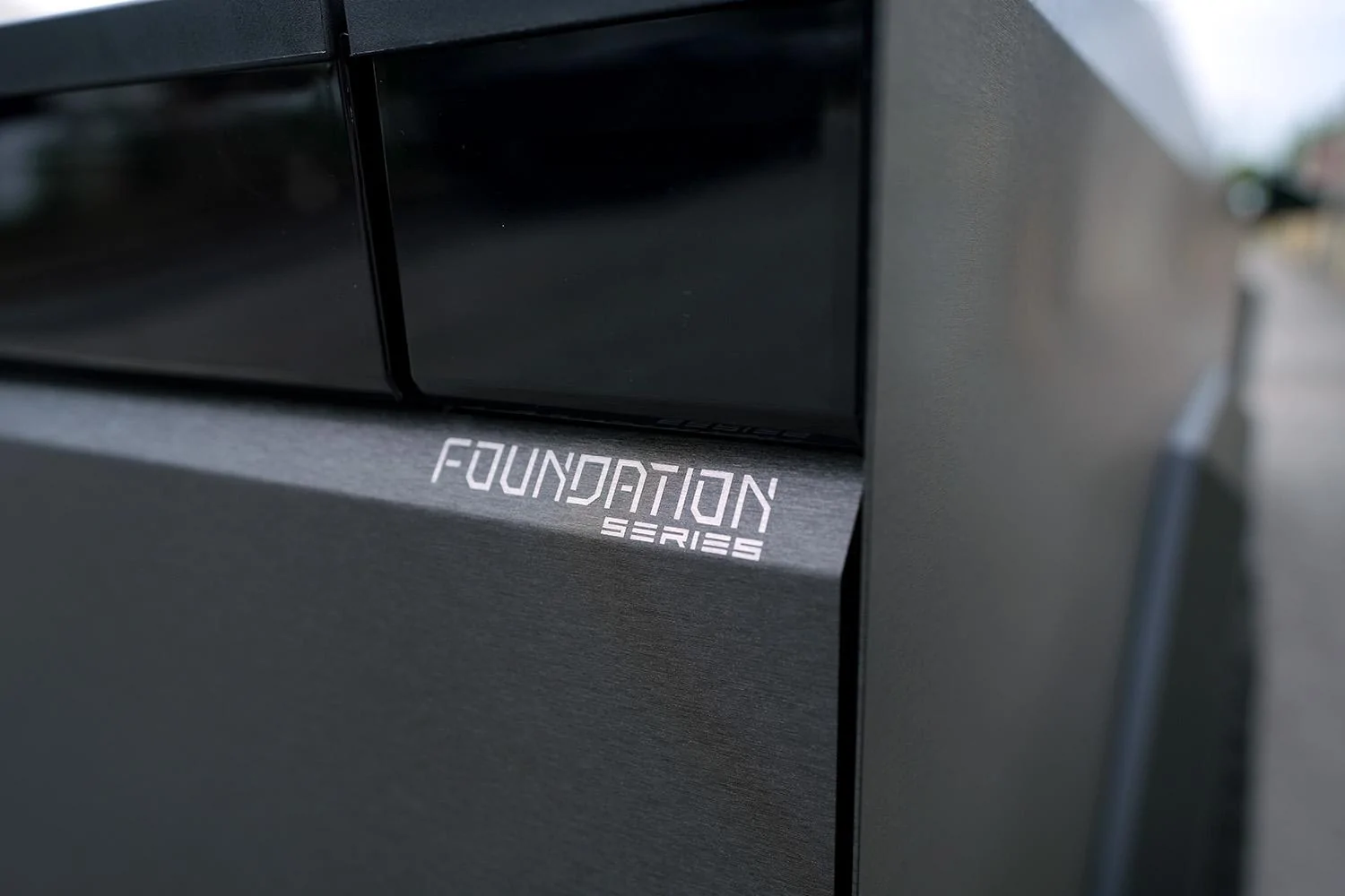 Avery Dennison Brushed Black Metallic Vinyl Wrap + Brushed Titanium ...