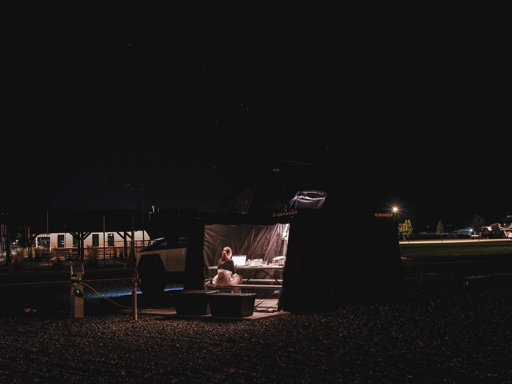 Cybertruck Camping Experience: 5 nights sleeping in the bed vault ...