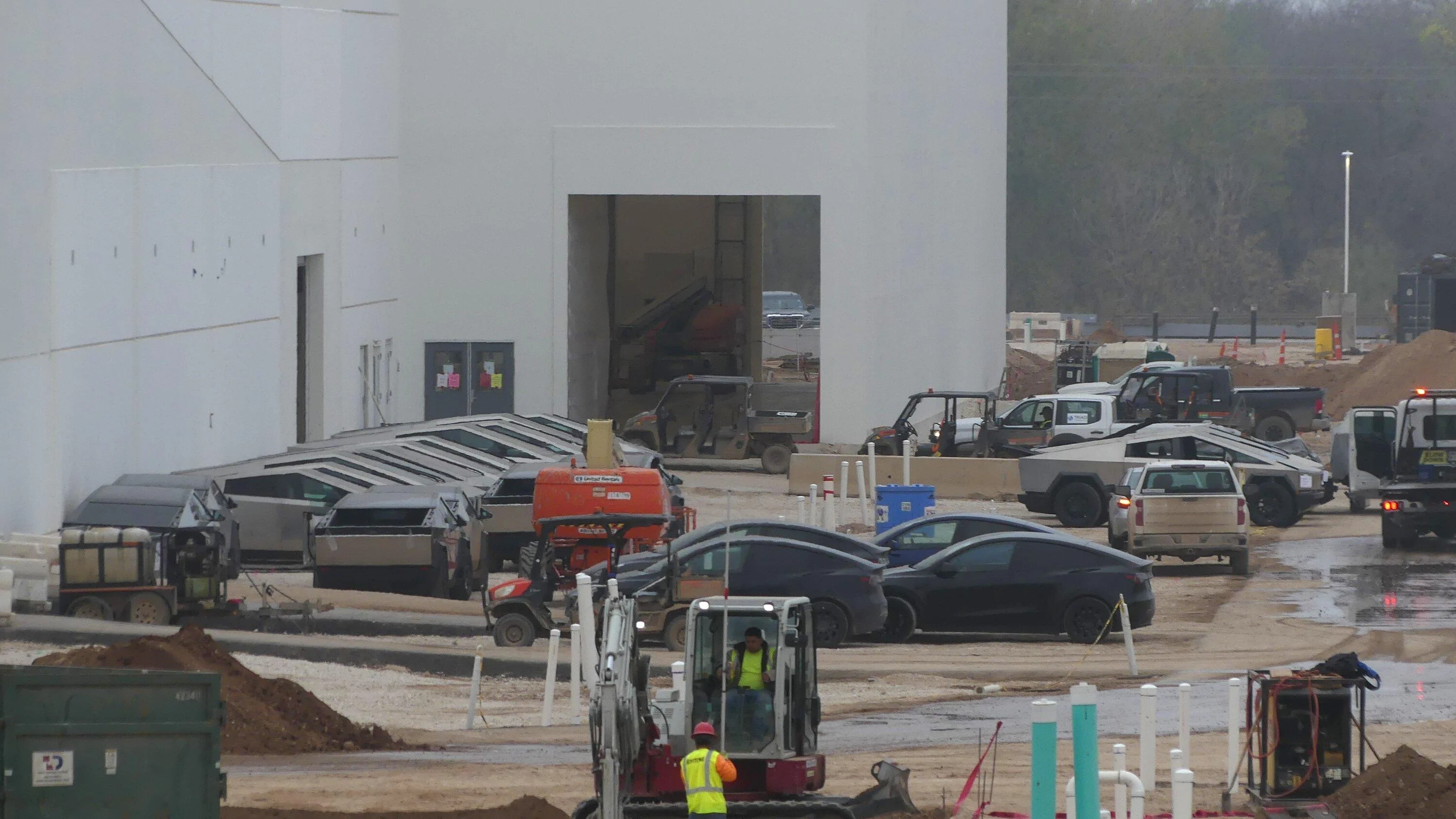 Record 19 Cybertrucks in outbound lot today (12/15/23)!! | Tesla ...