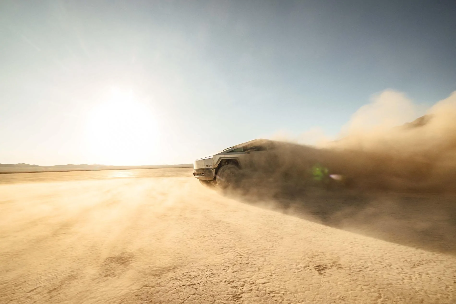 Photoshoot: Cybertruck Creates Dust Sand Storm (Wallpaper Worthy Images ...