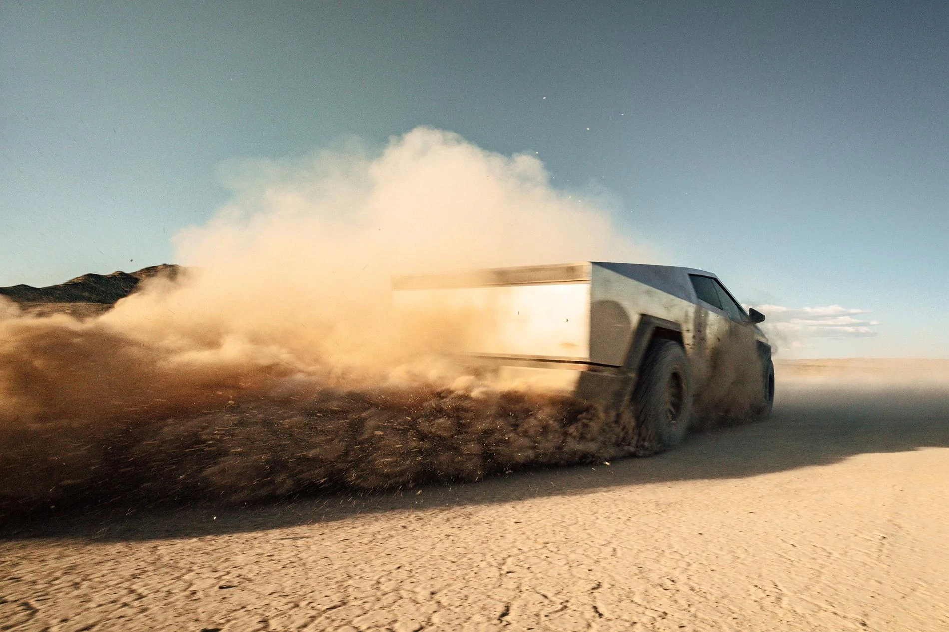 Photoshoot: Cybertruck Creates Dust Sand Storm (Wallpaper Worthy Images ...