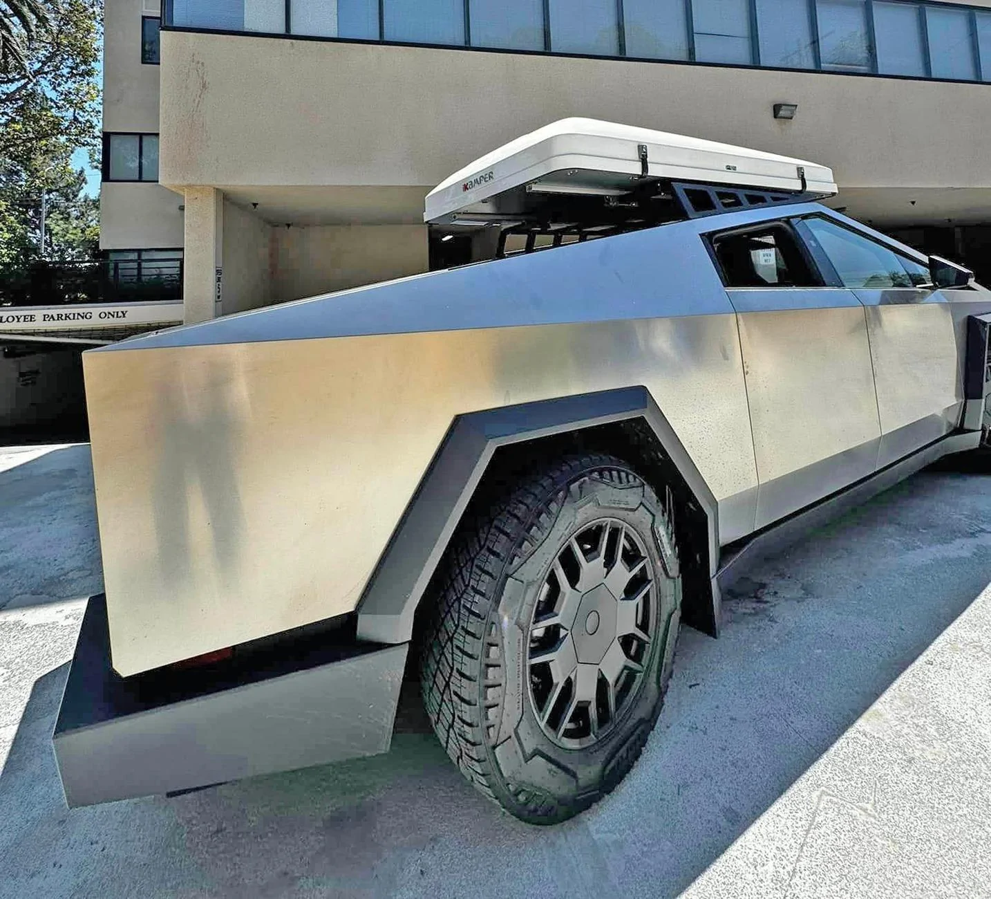 iKamper 2.0 Clamshell Rooftop Tent (RTT) + Mars Adventure Gear Roof ...