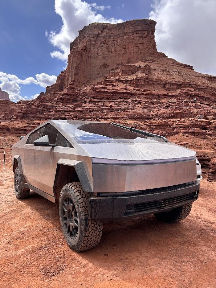My Cybertruck experience after 2 Weeks, +6400 Miles and over-landing ...