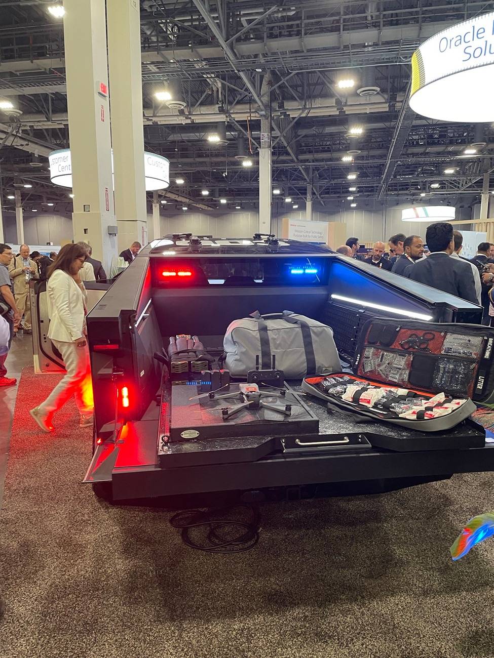Oracle Cybertruck Police Truck w/ Winch Front Bumper | Tesla Cybertruck ...