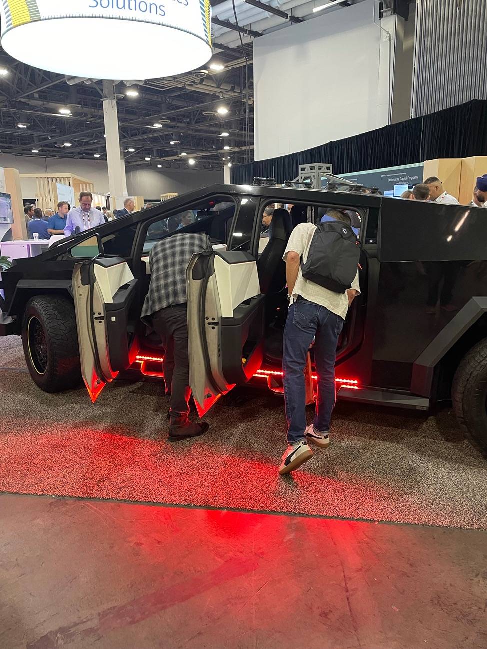 Oracle Cybertruck Police Truck w/ Winch Front Bumper | Tesla Cybertruck ...