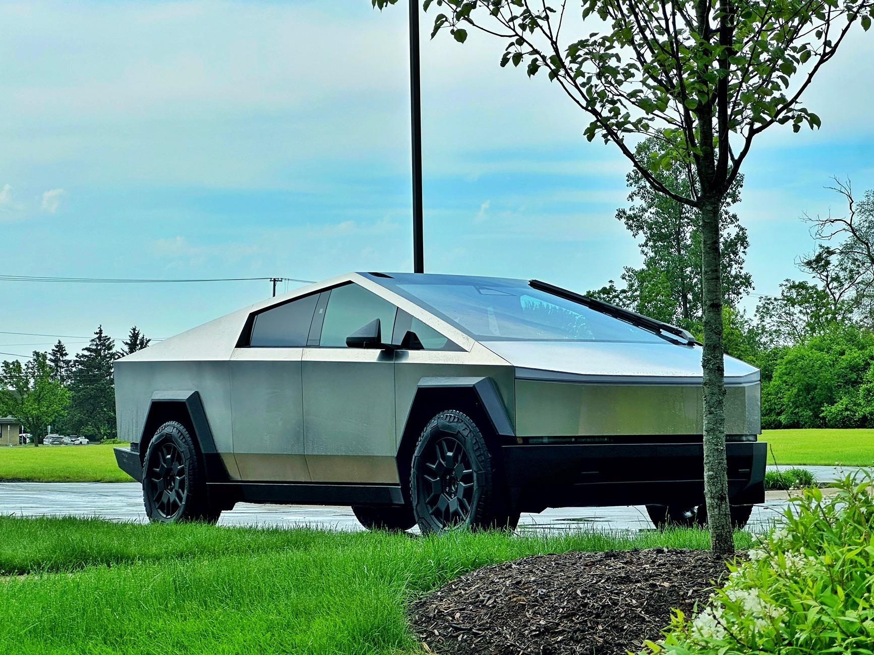 Michigan - FS: Cybertruck AWD - 2600 miles - $100K - Title in Hand ...