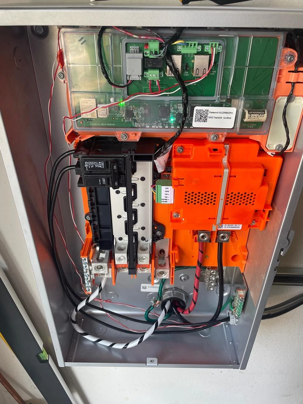 Gateway 3V No WiFi Broadcasted | Tesla Cybertruck Forum - Cybertruck ...