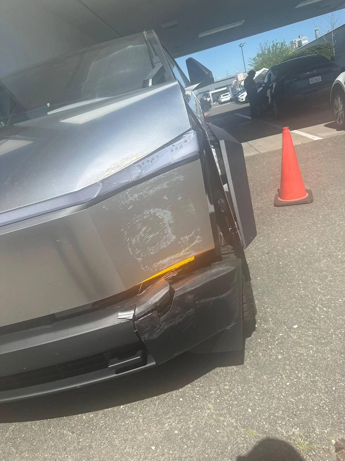 Brake Malfunction; hit light pole | Page 4 | Tesla Cybertruck Forum ...