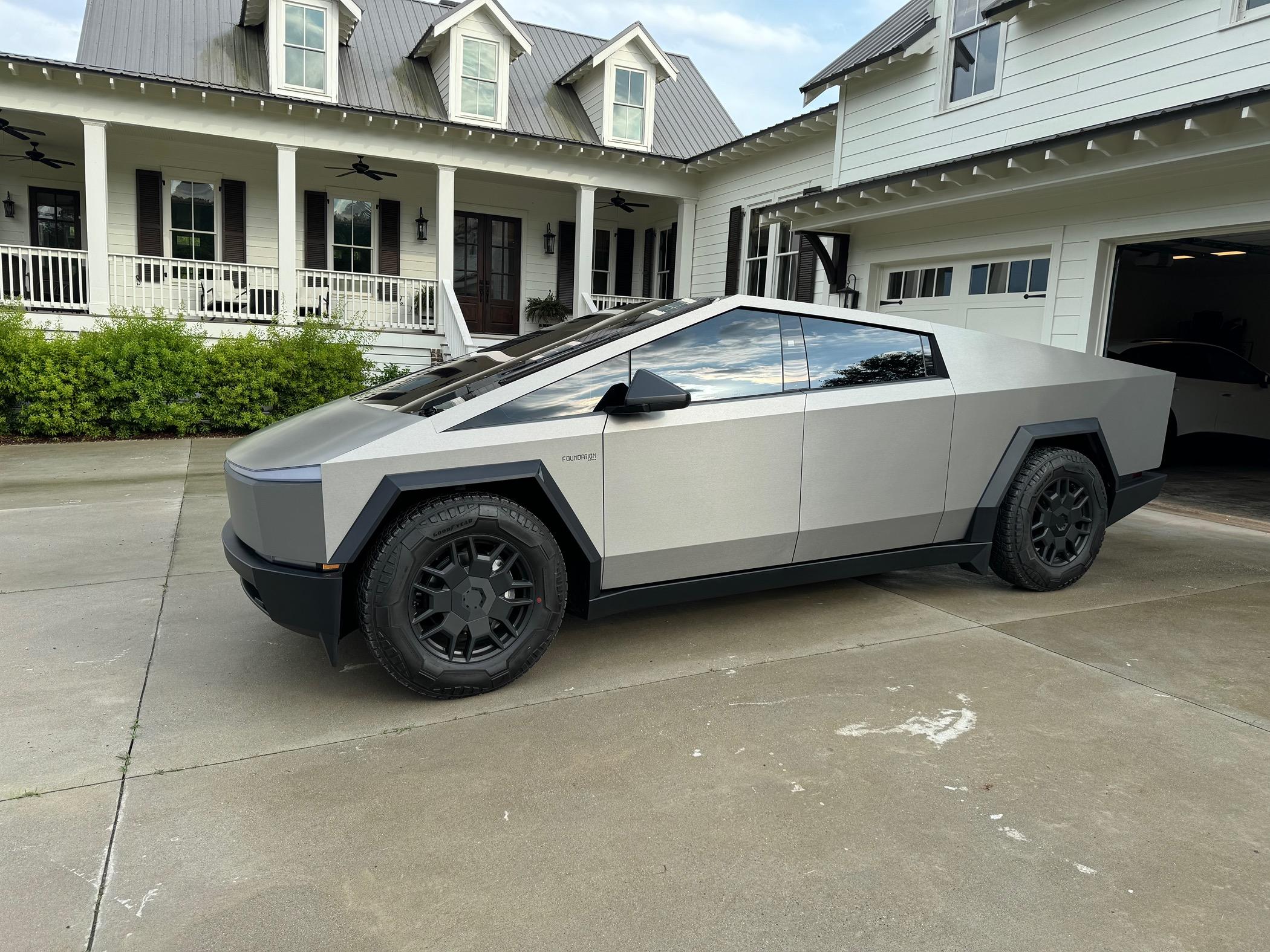 3M Brushed Titanium Wrap keeps stainless steel look without ...