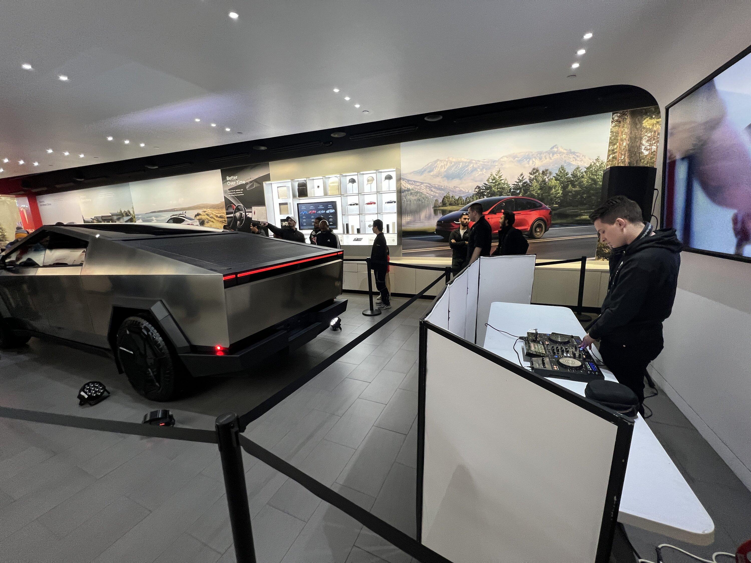 Baltimore (Owings Mills) Maryland store just got its Cybertruck ...