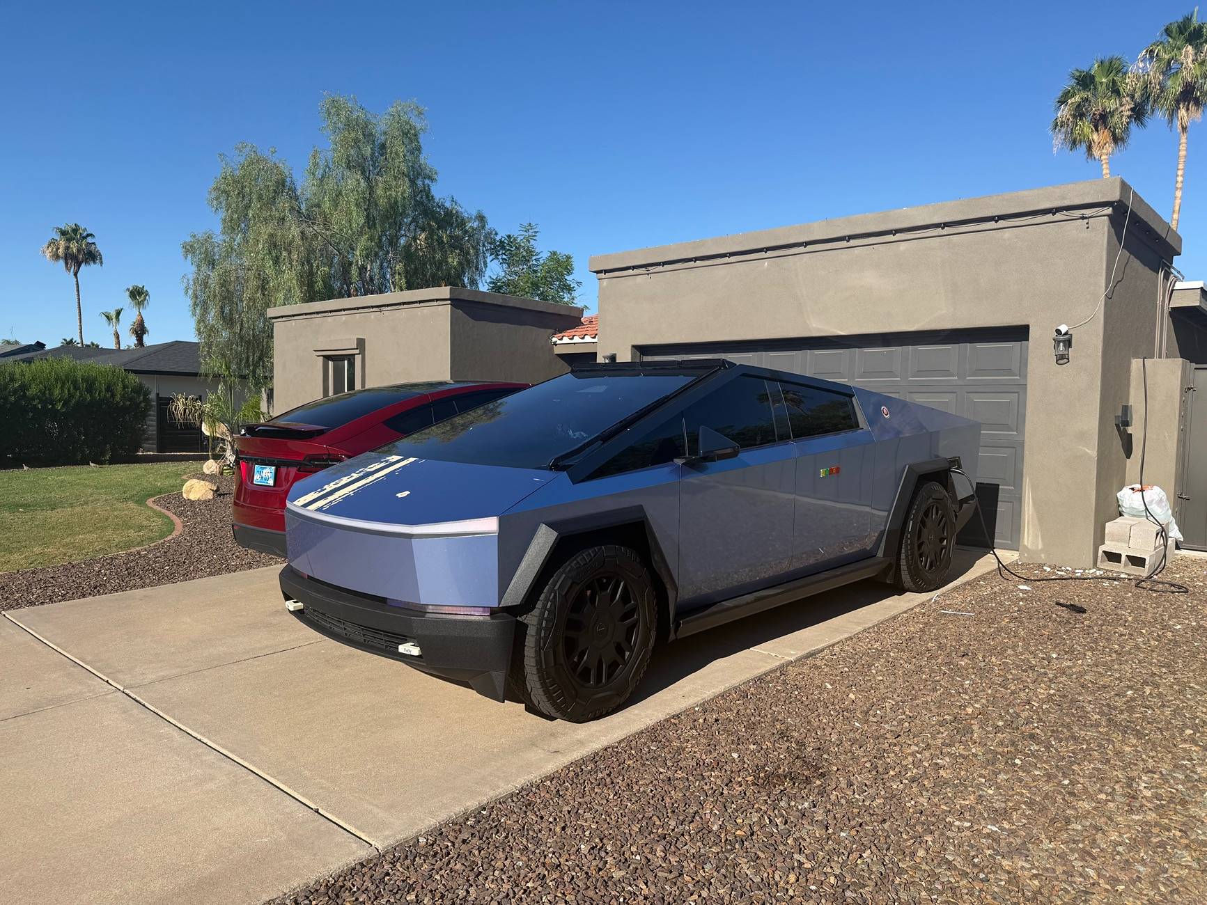 Picture of pillar delete wrap with cap/rack? | Tesla Cybertruck Forum ...