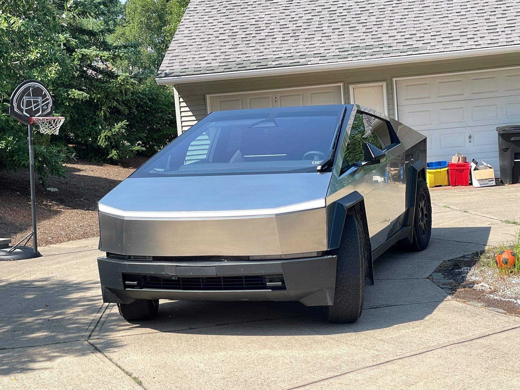 Hit a deer going 50mph! WOW tough Truck! | Tesla Cybertruck Forum ...