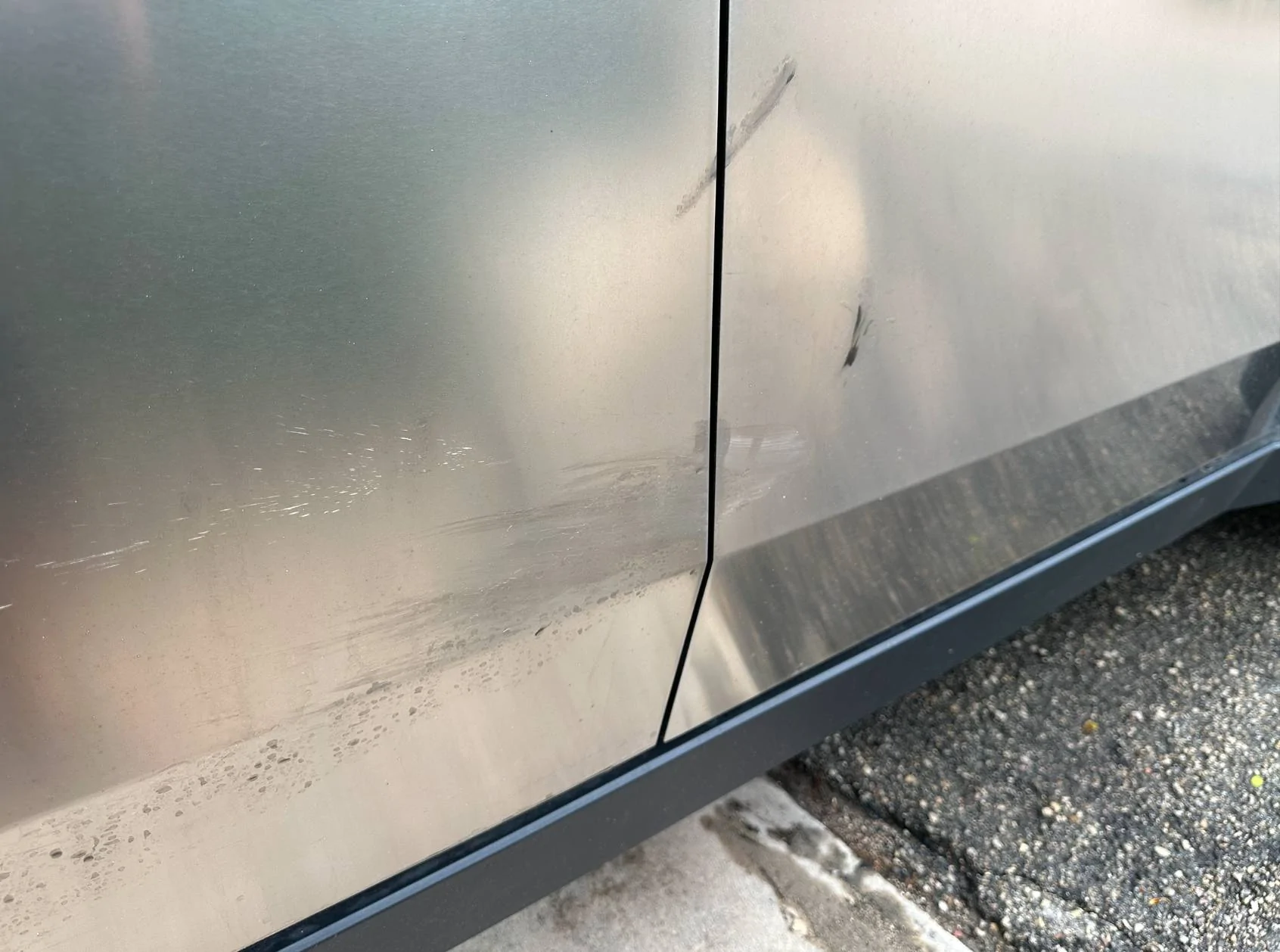 Cybertruck hits deer @ 75mph; damaged but not totaled and FSD keeps on ...