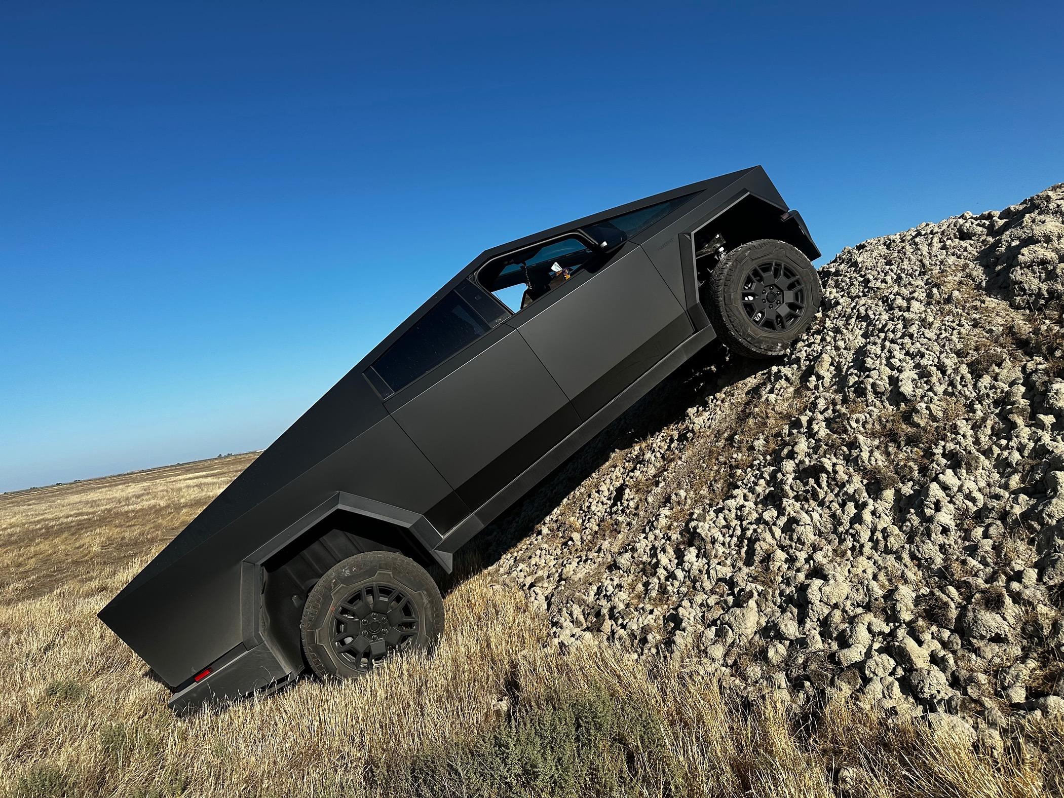 My first off roading with Cyberbeast... impressed! | Tesla Cybertruck ...