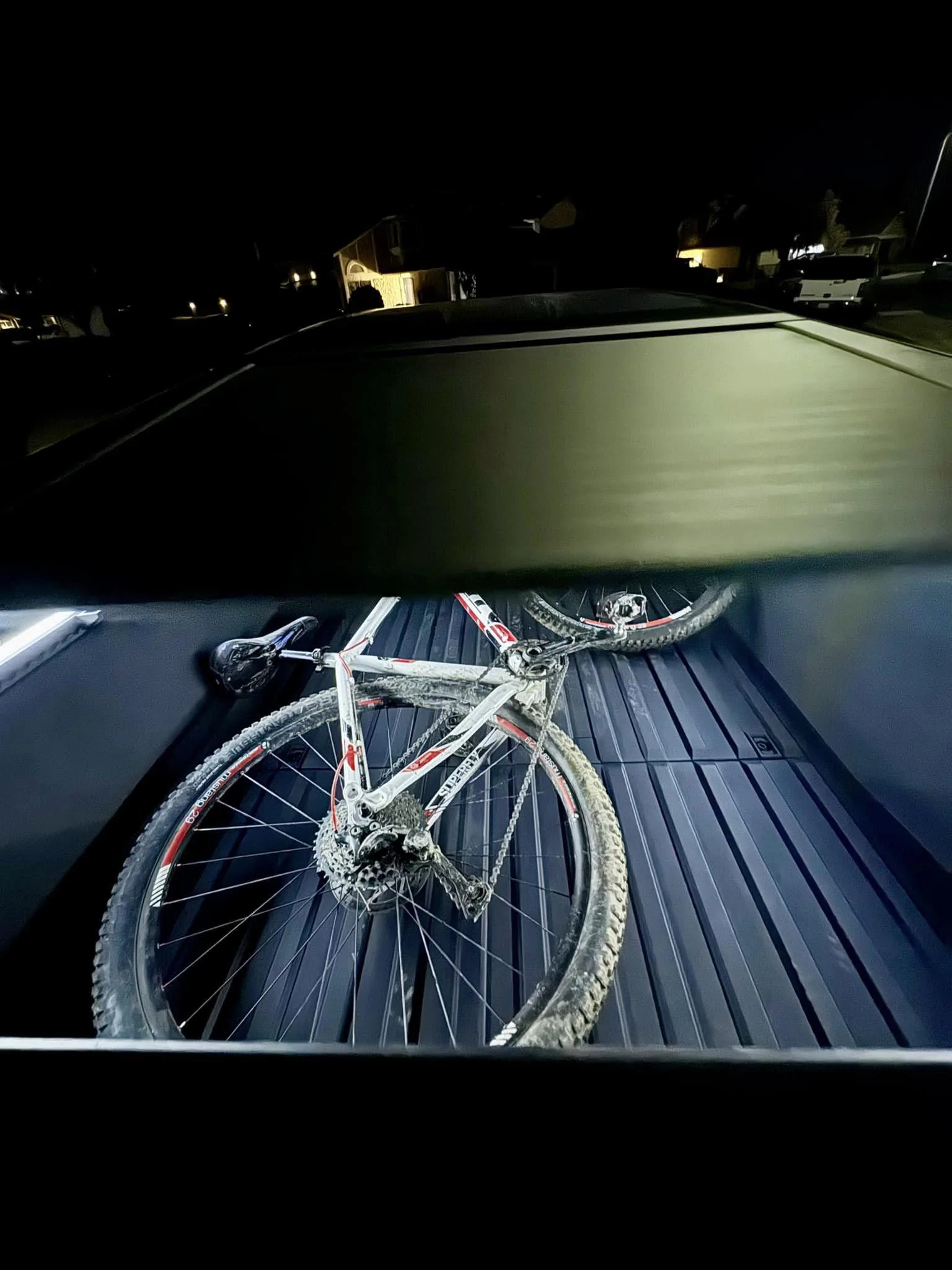 Kuat Bike Hitch Rack installed photos + mountain bike fully fit laying ...