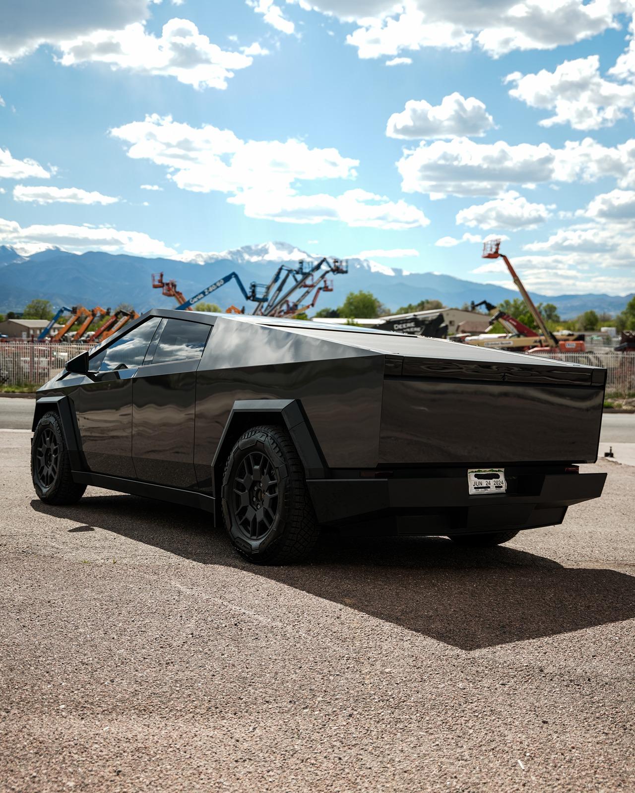 Logrus meet the world.... World meet Logrus | Tesla Cybertruck Forum ...