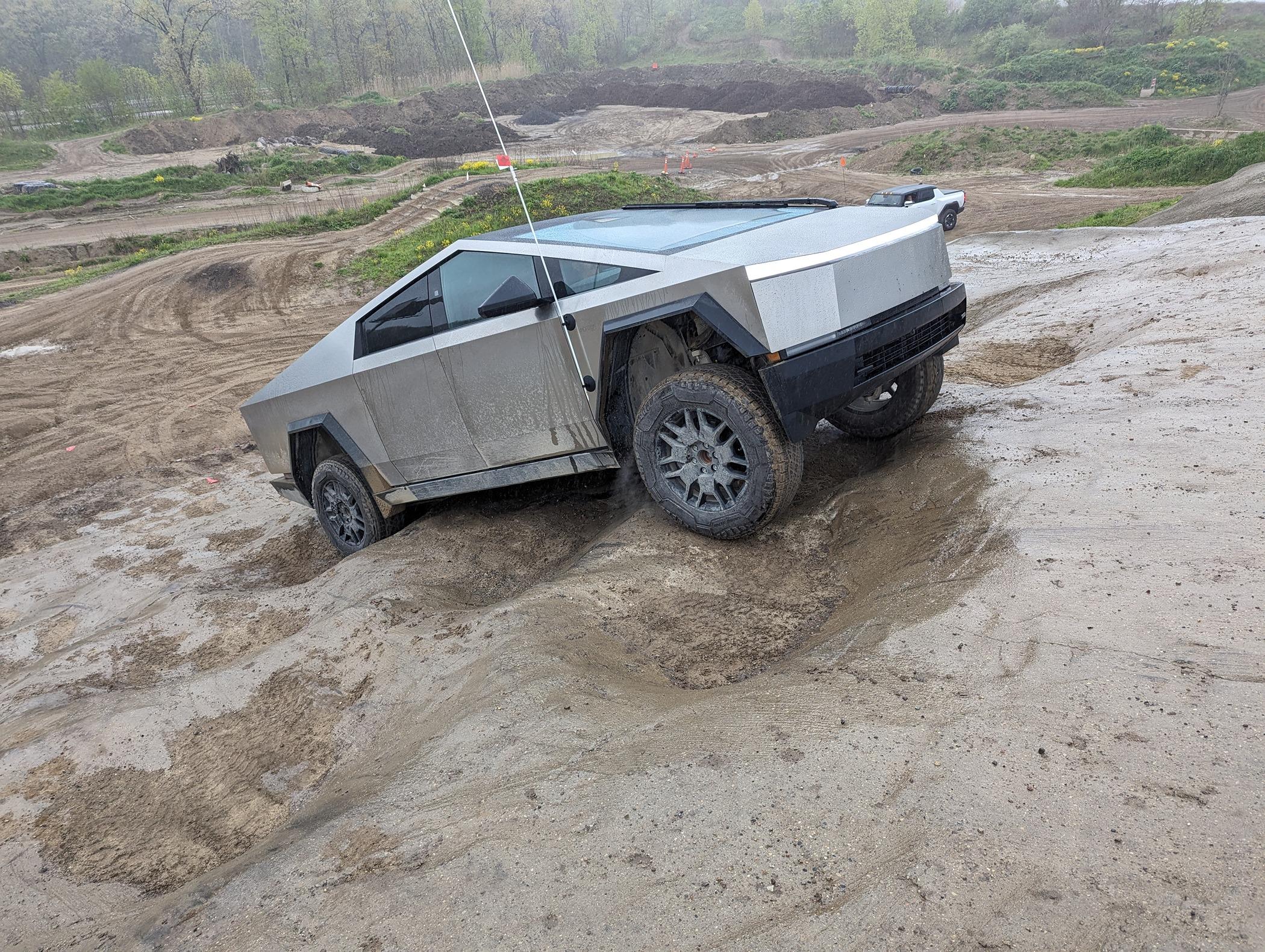 Hummer and Cybertruck hit up off-road park | Tesla Cybertruck Forum ...