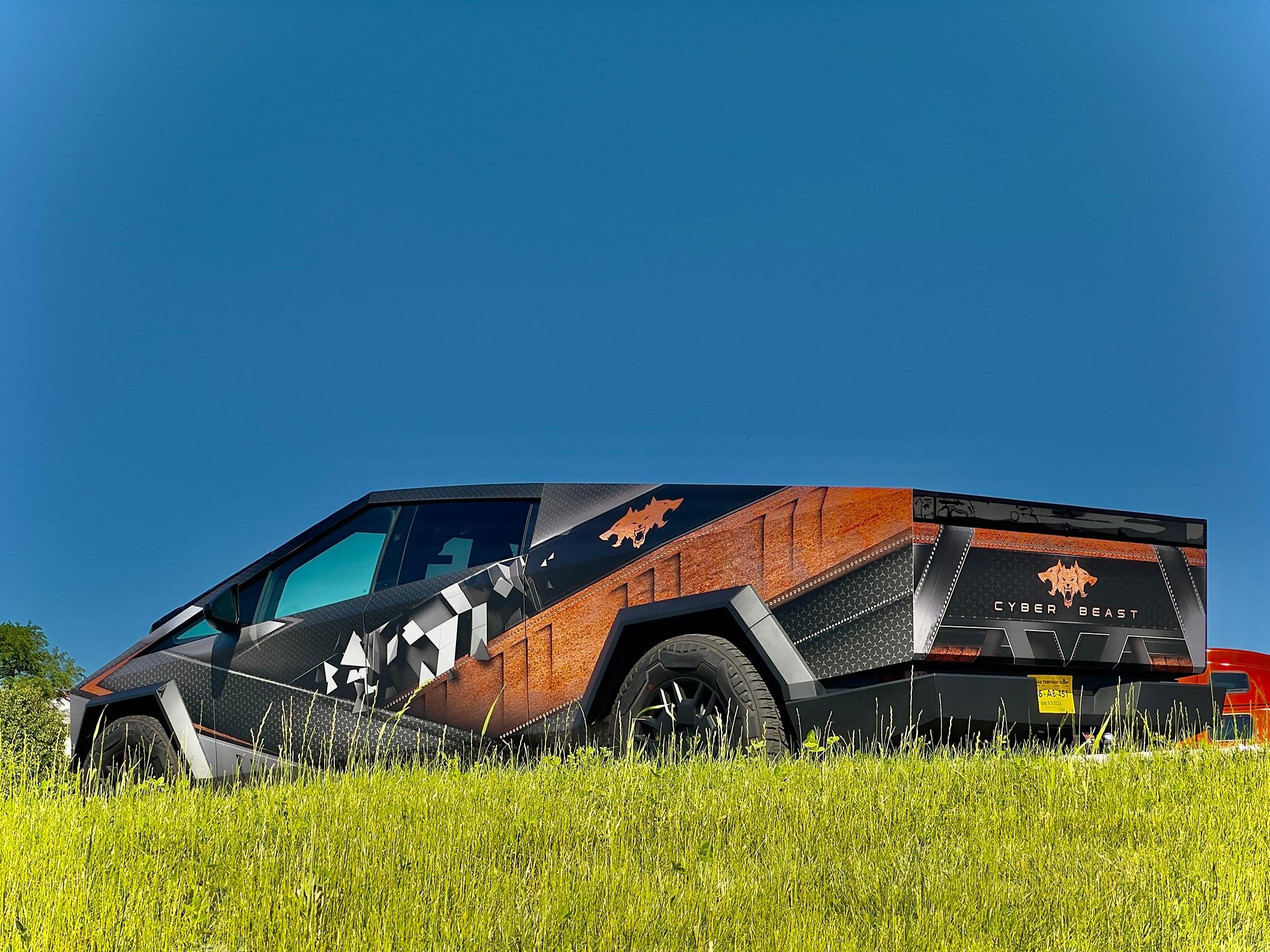 CUSTOM GRAPHICS / DESIGN / THEME Vinyl Wrap & PPF Cybertruck -- Photos ...