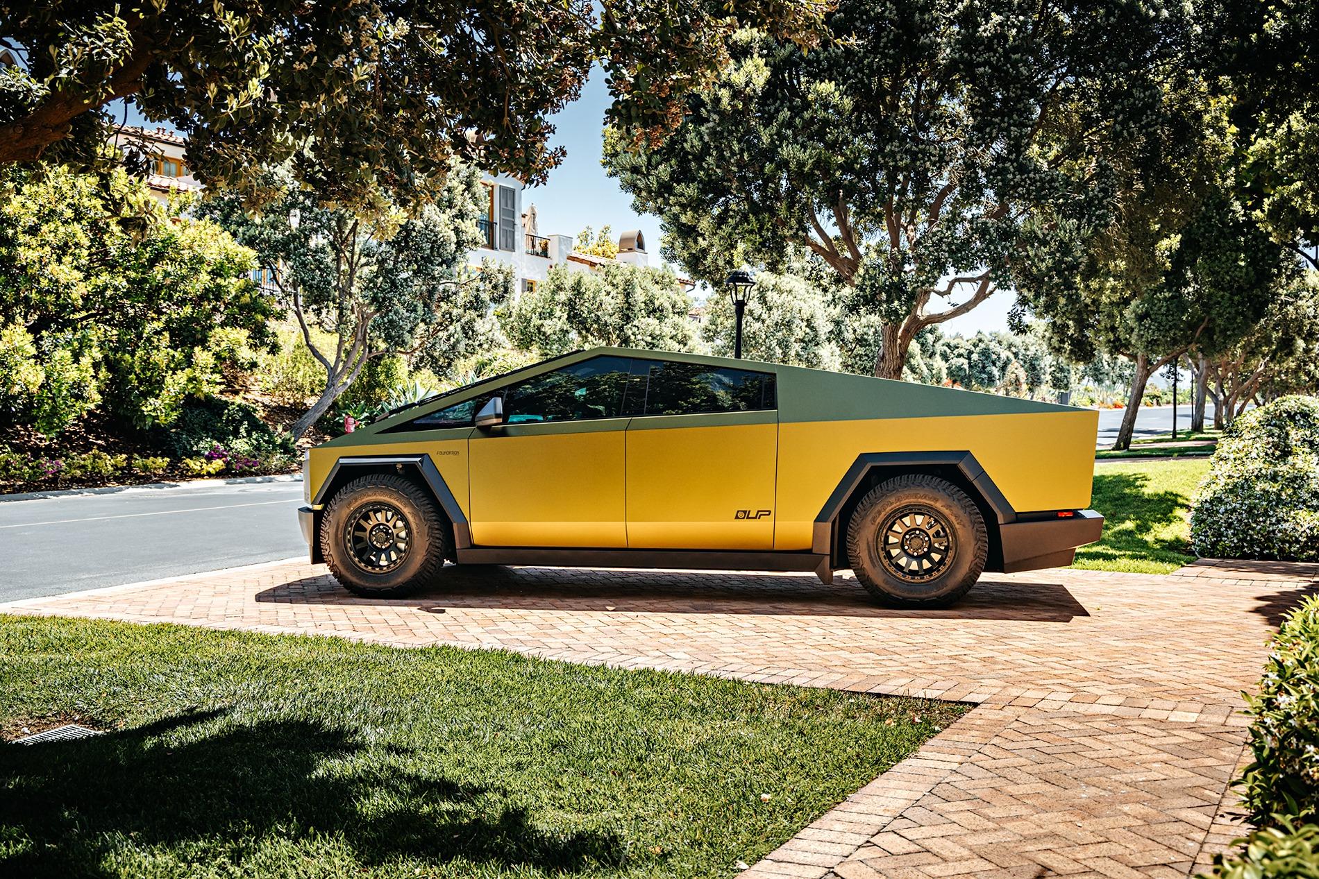 GOLD Vinyl Wrap & PPF Cybertruck -- Photos & Videos | Tesla Cybertruck ...