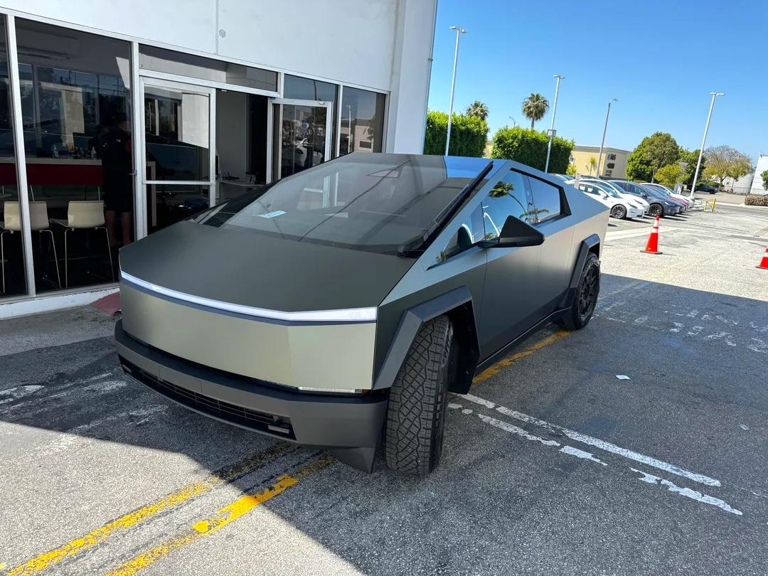 GREEN Vinyl Wrap & PPF Cybertruck -- Photos & Videos | Tesla Cybertruck ...