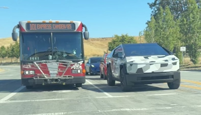 Big Ol’ Cybertruck Next To A City Bus!! | Tesla Cybertruck Forum ...