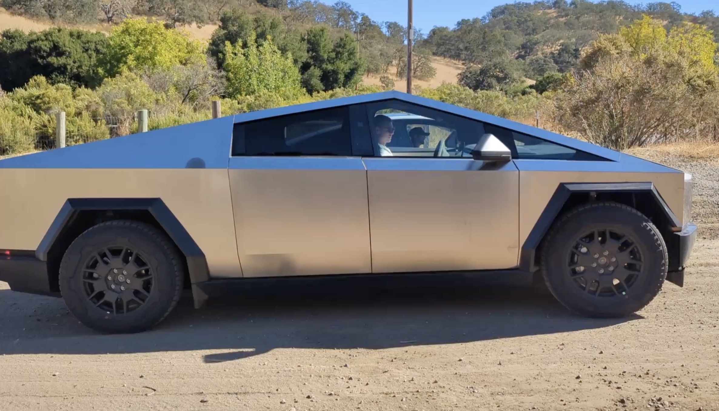 VIDEO: Cybertruck at Hollister Hill RSVA offroad park | Tesla ...