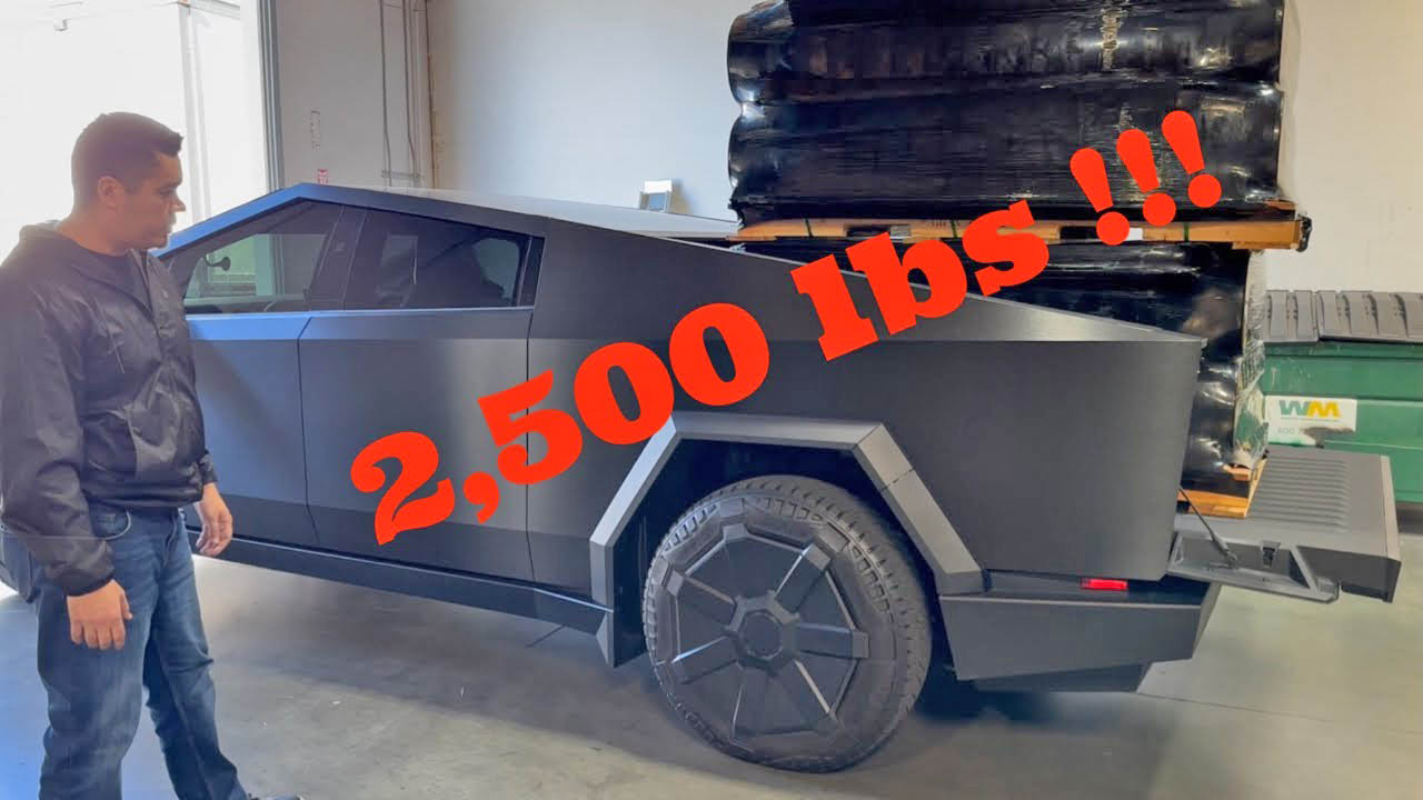 Load testing: 2,500 lbs loaded into Cybertruck bed. Auto-leveling in ...