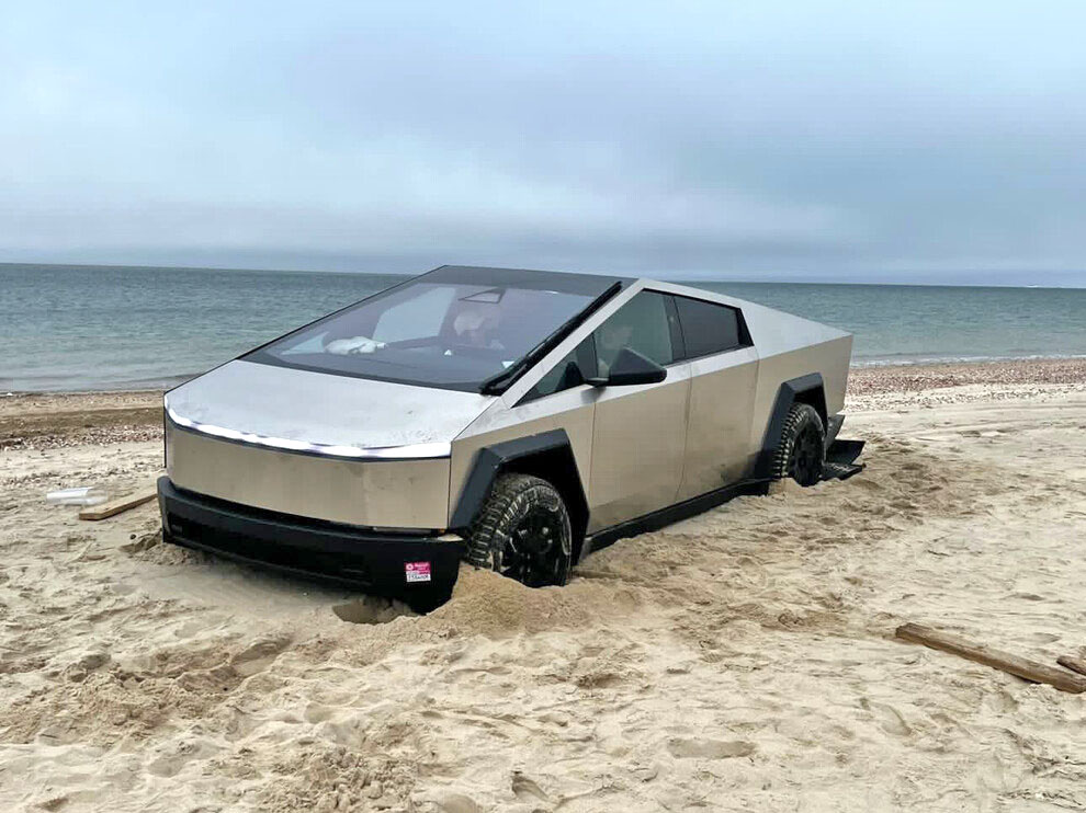 Another Cybertruck stuck on beach = PSA: air down tires + engage Sand ...
