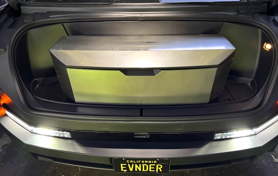 Tesla Cybertruck Cooler hands on video review - my first impressions ...