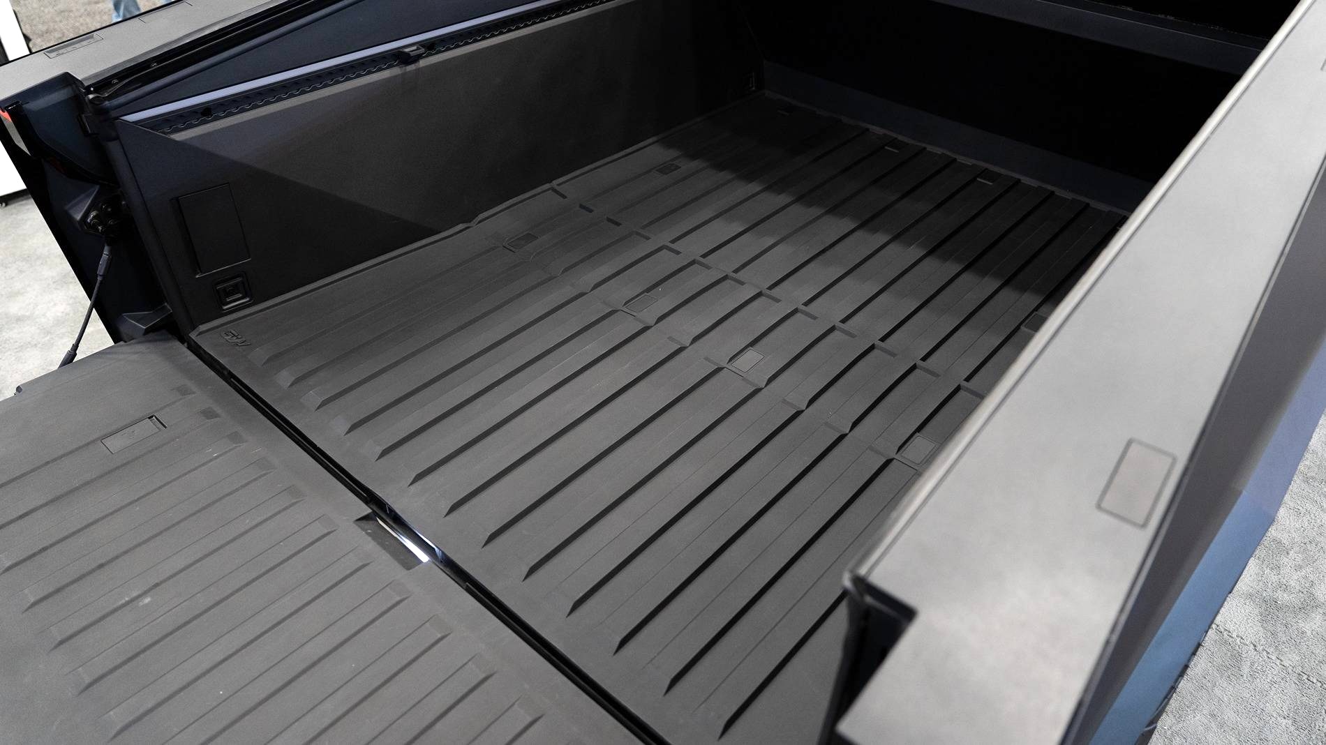 Cybertruck Floor Mats, Bed Liner, Frunk Liner Now Available from ...