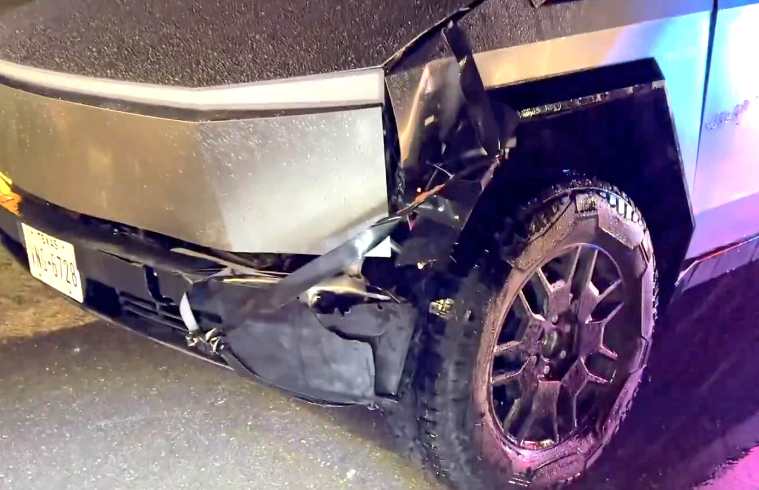Cybertruck hits deer @ 75mph; damaged but not totaled and FSD keeps on ...